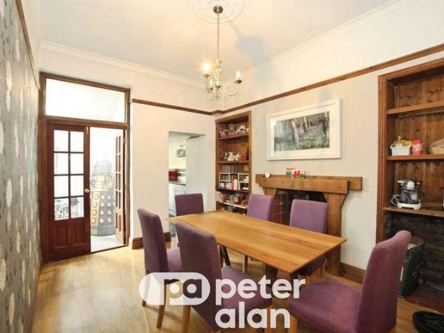 5 bed house for sale