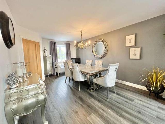 5 bed house for sale