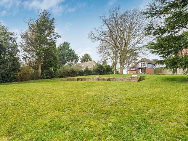 5 bed house for sale