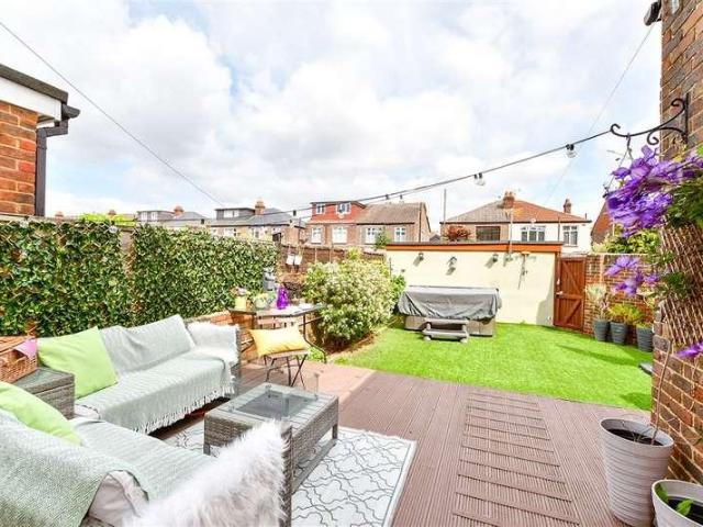 5 bed house for sale
