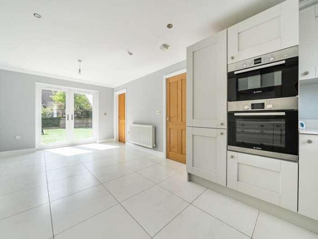 5 bed house for sale