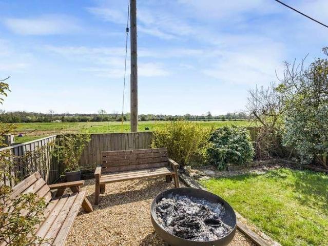 5 bed house for sale
