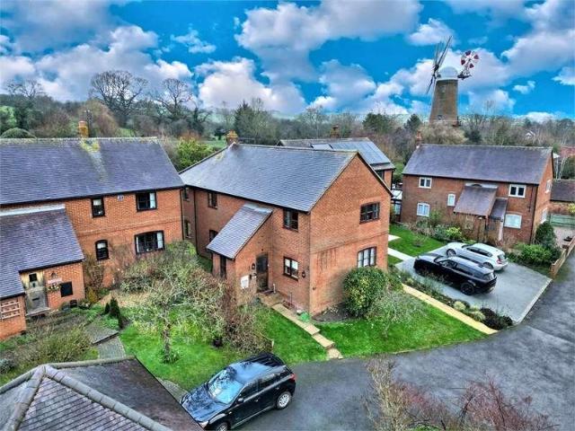 5 bed house for sale