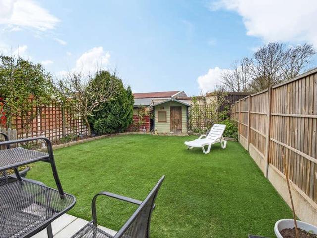 5 bed house for sale