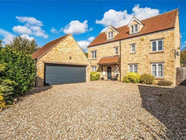 5 bed house for sale