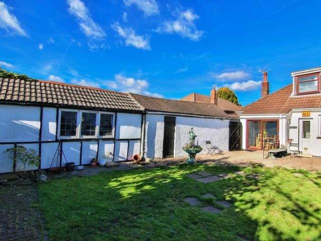 5 bed house for sale