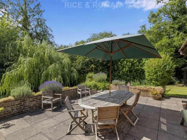 5 bed house for sale