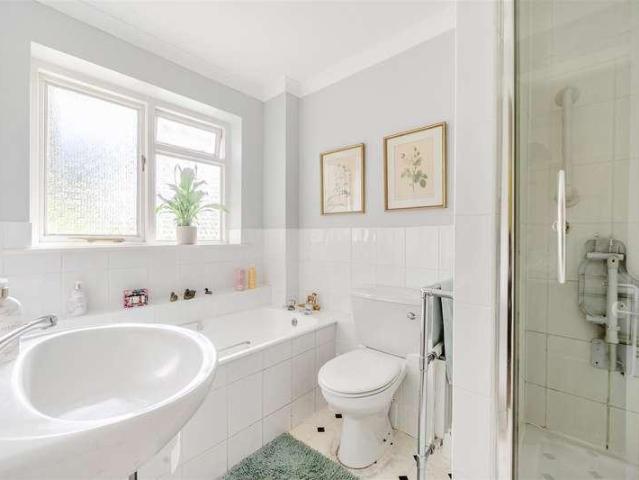 5 bed house for sale