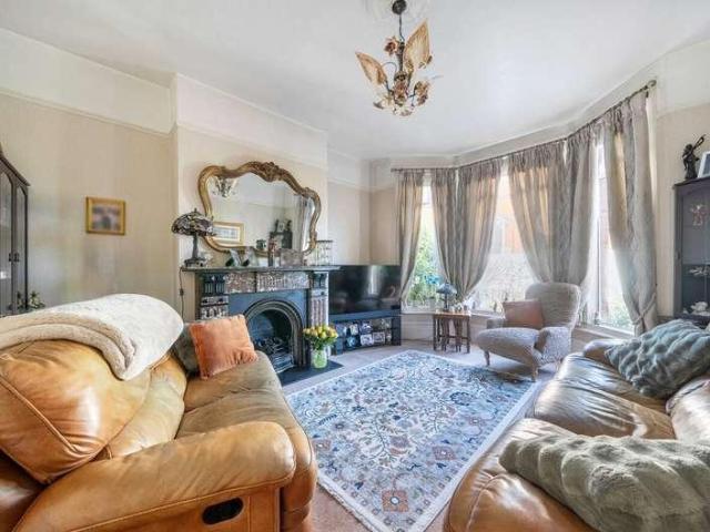 5 bed house for sale