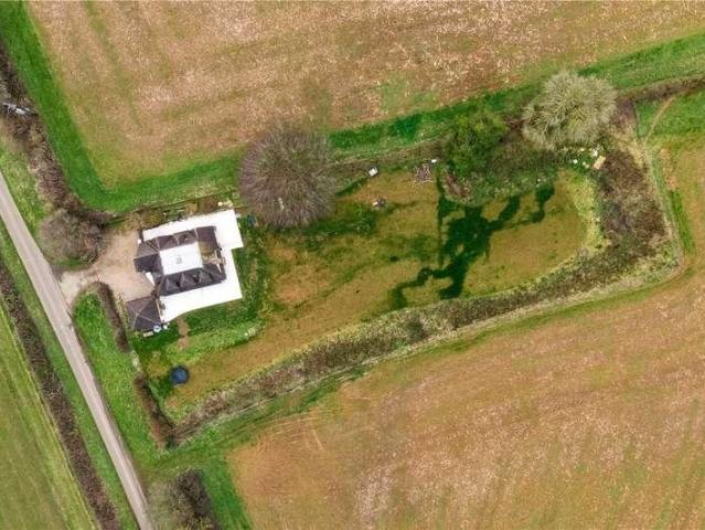 5 bed house for sale