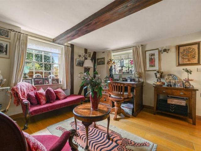 5 bed house for sale