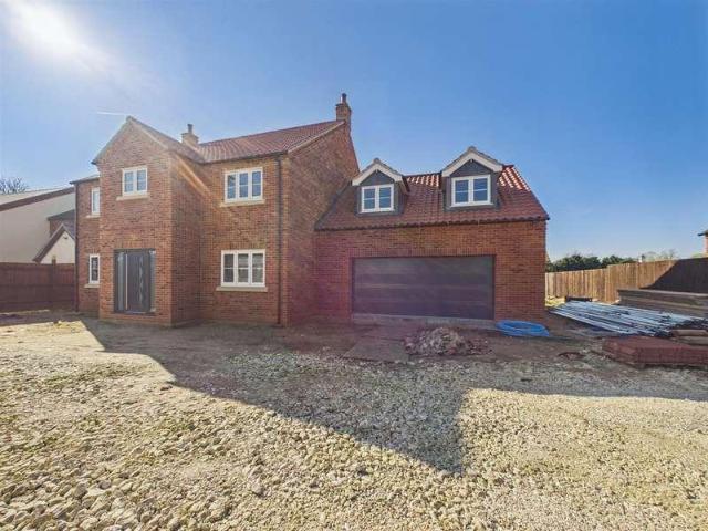 5 bed house for sale
