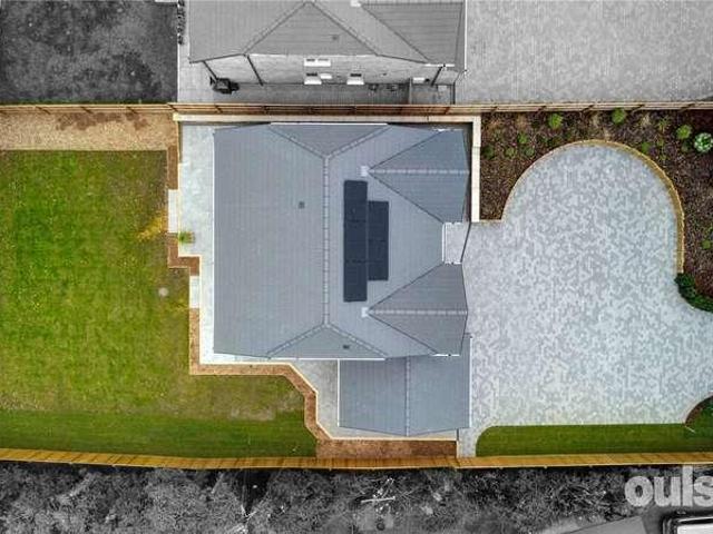 5 bed house for sale