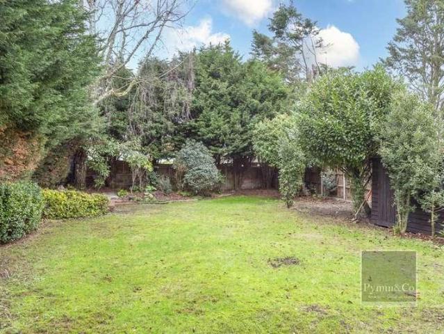 5 bed house for sale