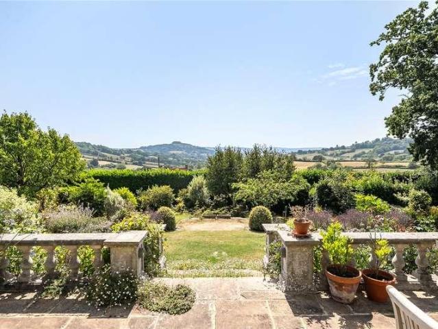 5 bed house for sale