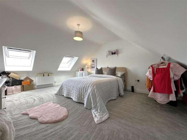 5 bed house for sale