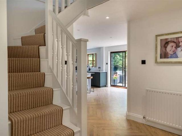 5 bed house for sale