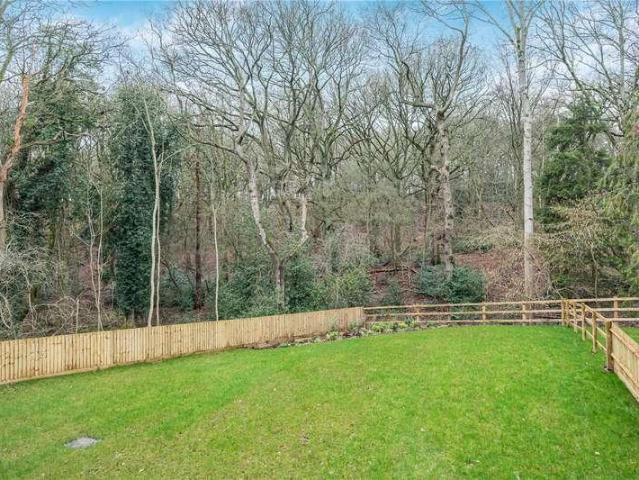 5 bed house for sale