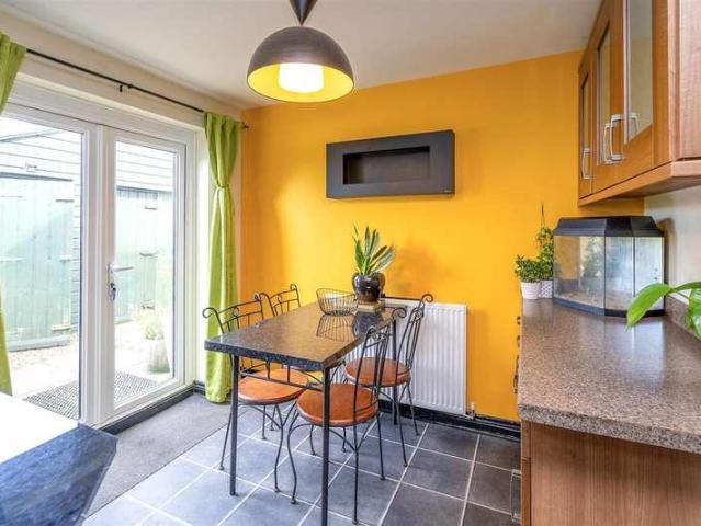 5 bed house for sale