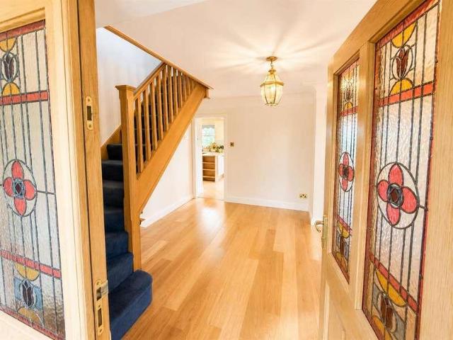 5 bed house for sale