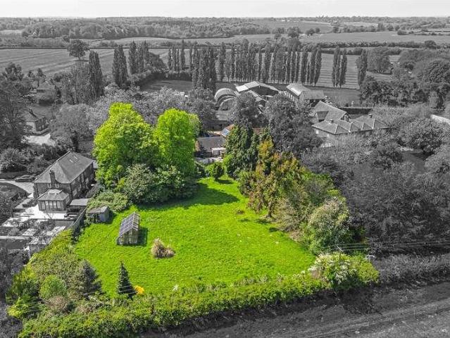 5 bed house for sale