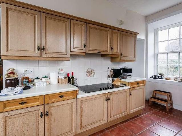 5 bed house for sale