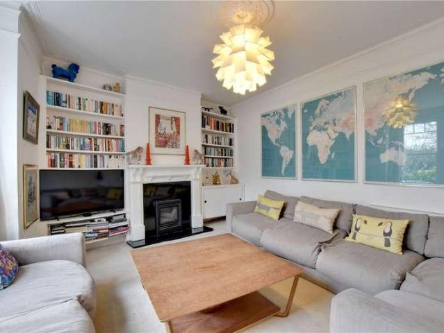 5 bed house for sale