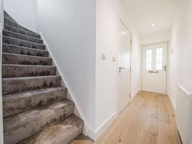 5 bed house for sale