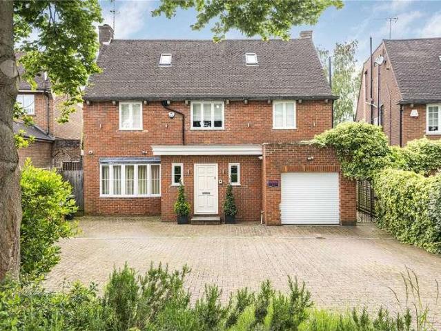 5 bed house for sale