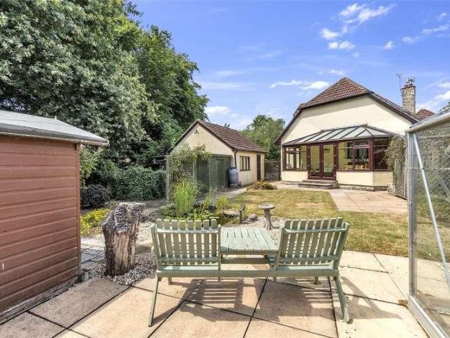 5 bed house for sale