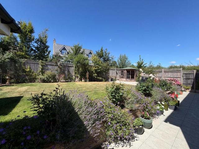 5 bed house for sale