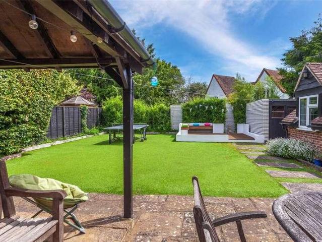 5 bed house for sale