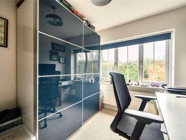 5 bed house for sale