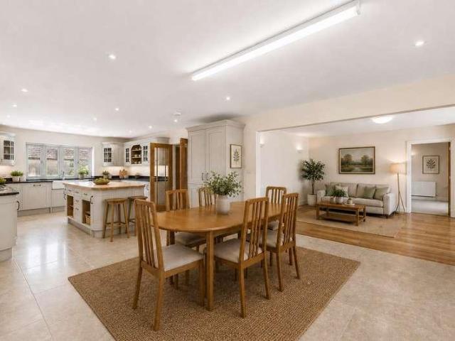 5 bed house for sale