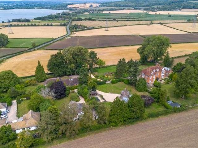 5 bed house for sale