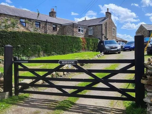 5 bed house for sale