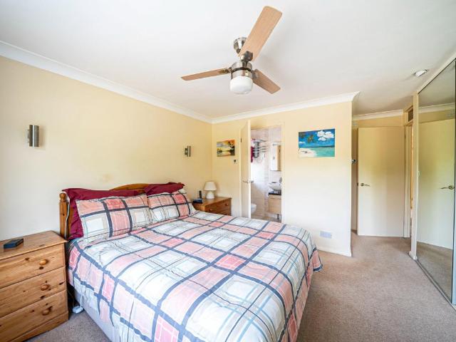 5 bed house for sale