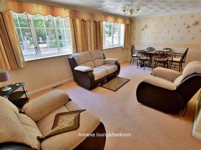 5 bed house for sale