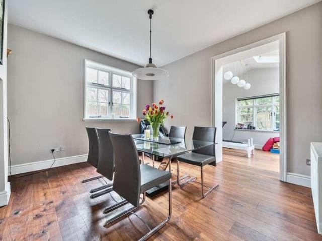 5 bed house for sale