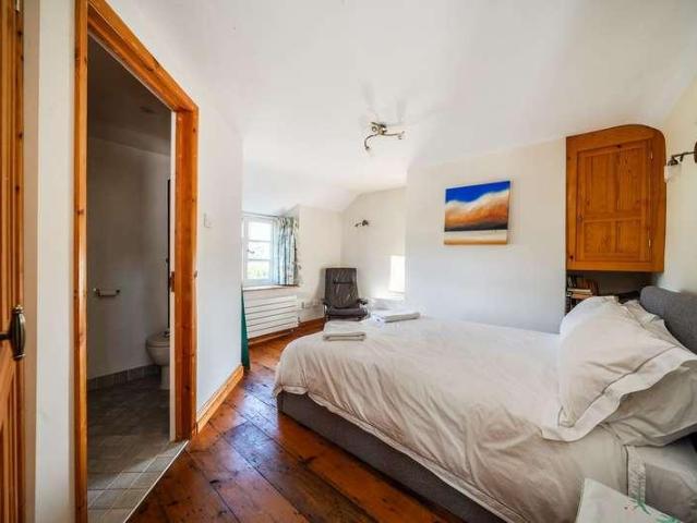 5 bed property for sale