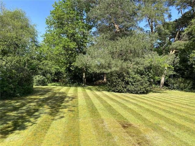 5 bed house for sale