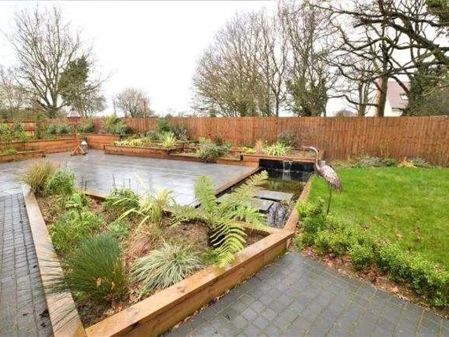 5 bed house for sale