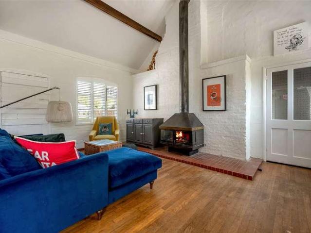 5 bed house for sale