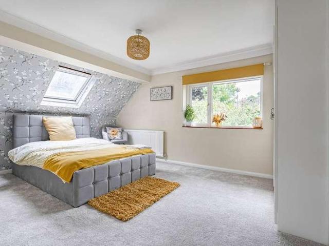 5 bed house for sale