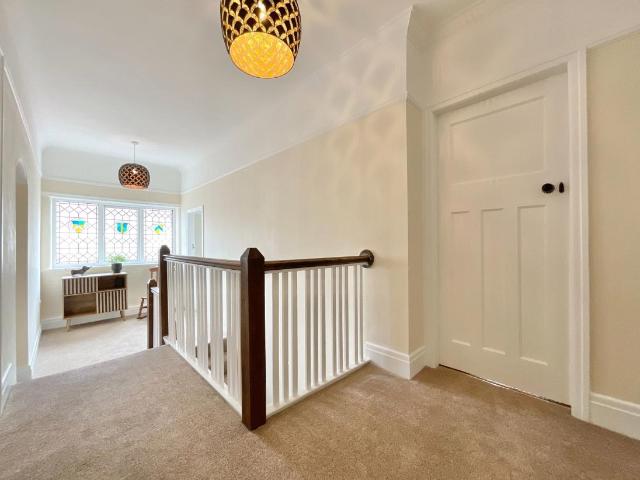 5 bed house for sale