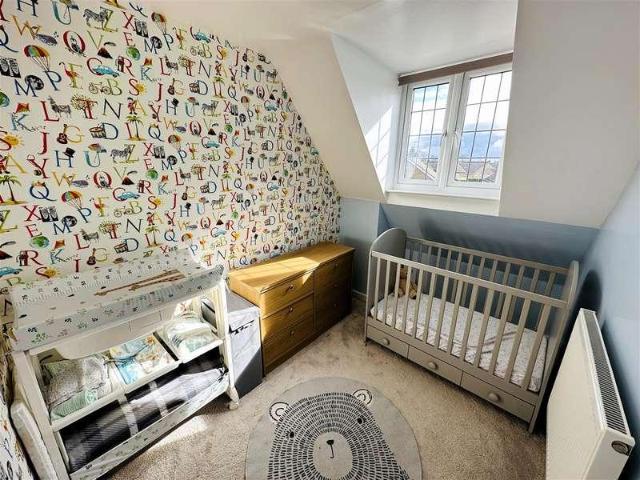 5 bed house for sale