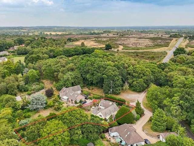 5 bed house for sale