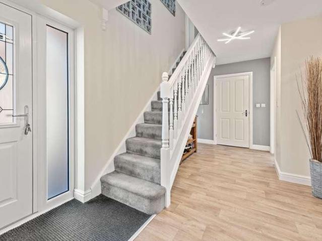 5 bed house for sale