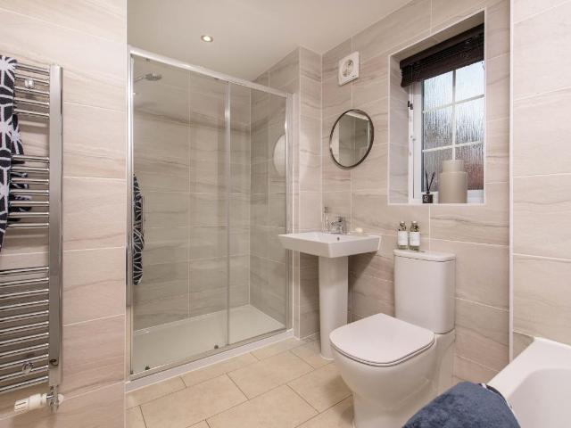 5 bed house for sale