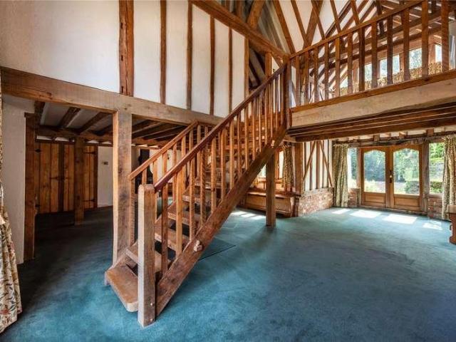 5 bed house for sale